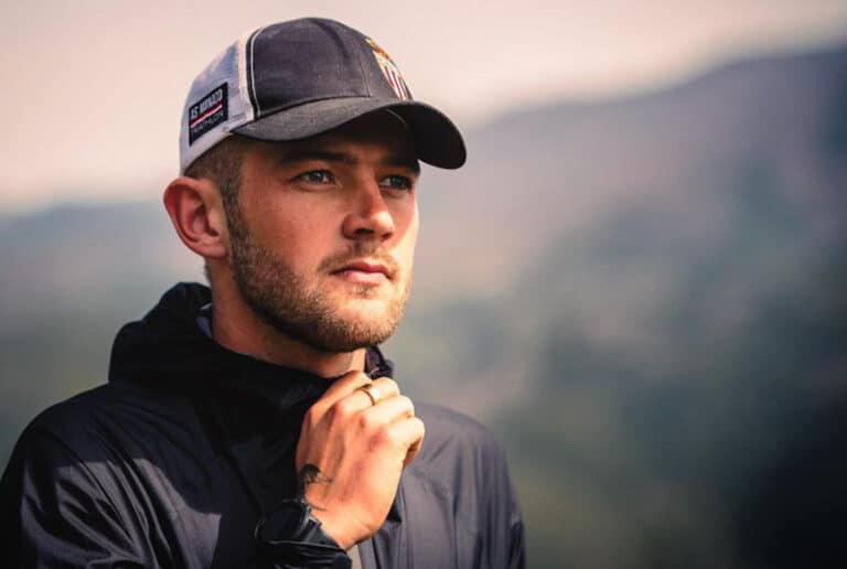 10 Chapters About Sam Laidlow